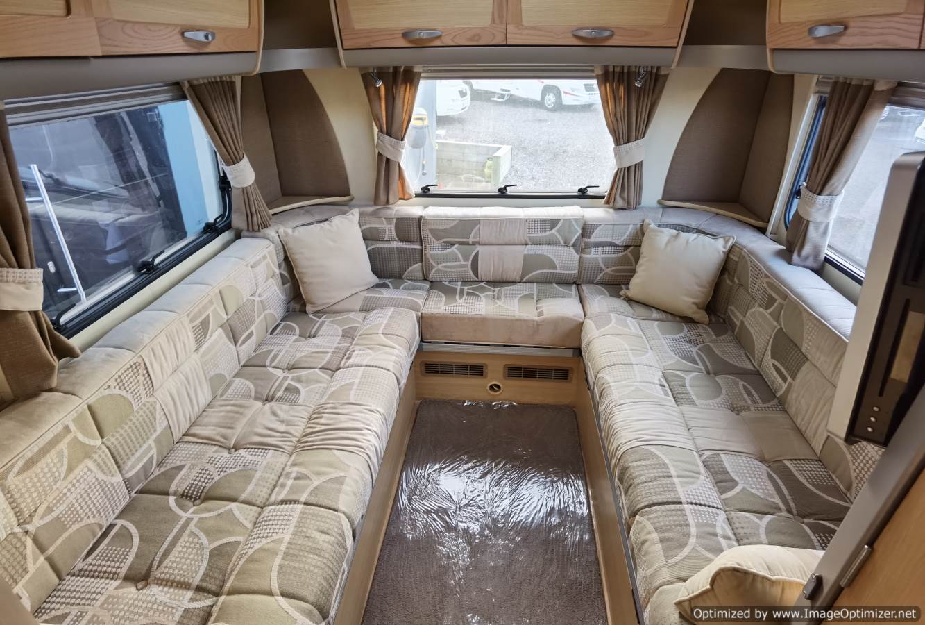 Bessacarr E695 4 Berth Motorhome